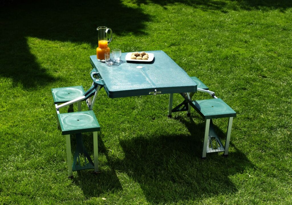 6 Different Types of Picnic Tables – Journey Junket