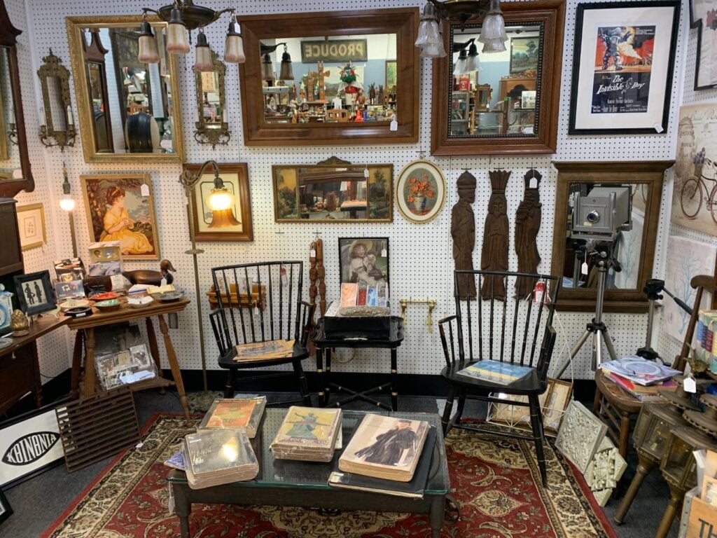30 Vintage Antique Shops to Hit in Michigan This Year - JourneyJunket